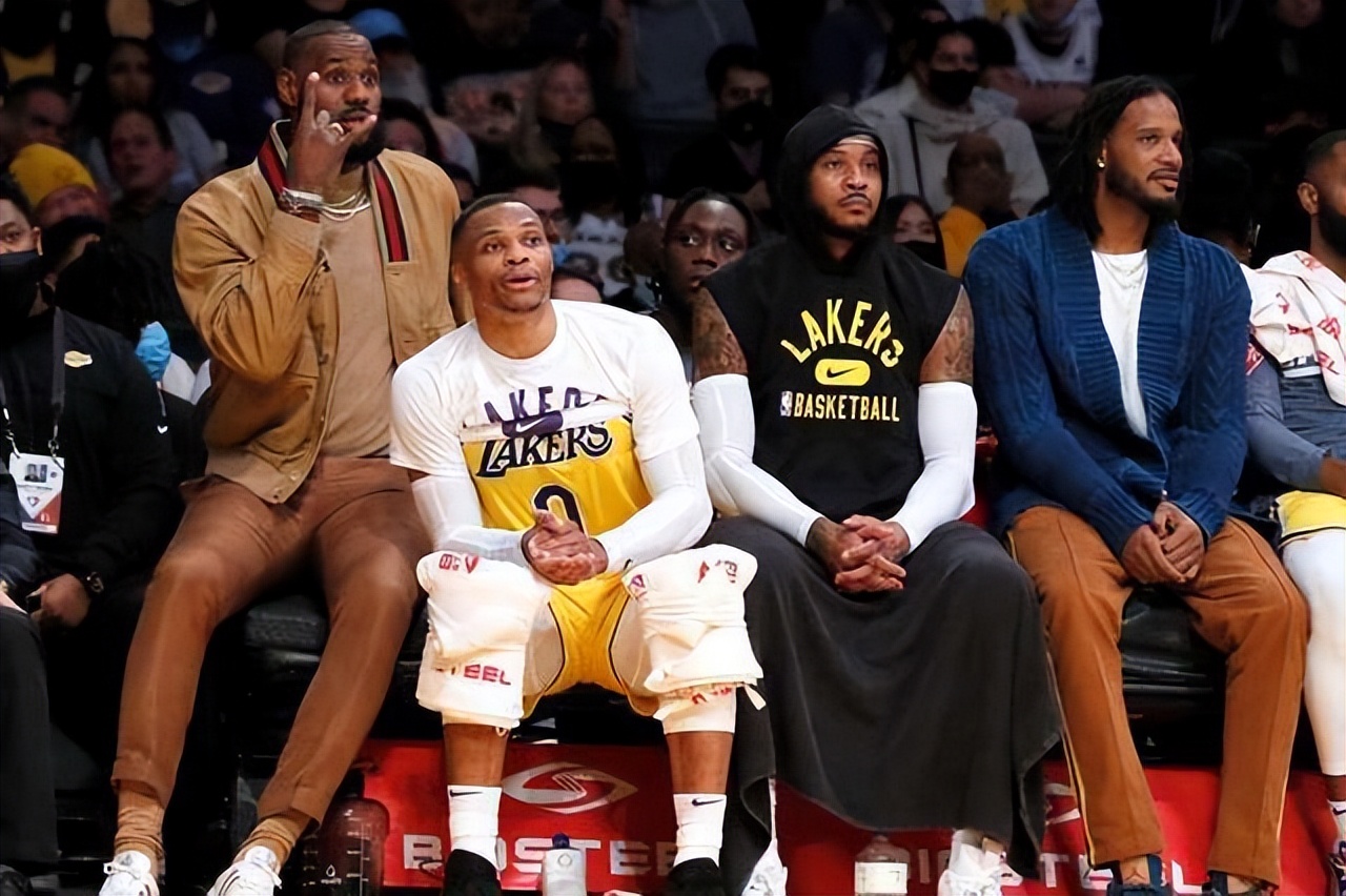 Bazemore fought back against the trolls, but he got the friendship of ...