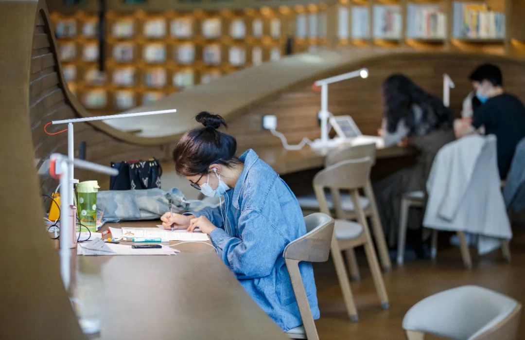 95.8% of Chengdu people are reading! What books do they like to read ...