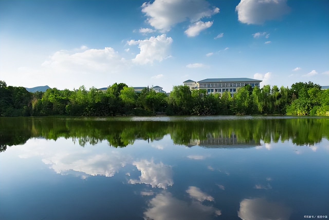 Why does Huawei prefer this university? Why do so many talented ...