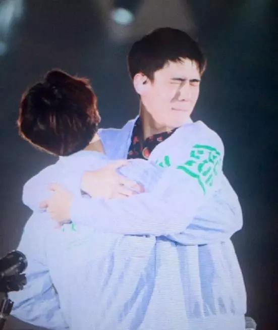 How good is EXO's relationship?I want to hug, I want to be embraced by ...