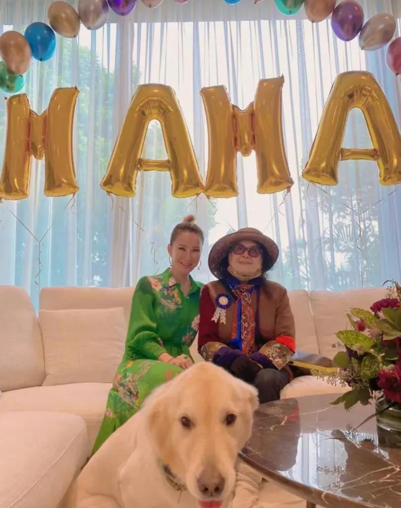 Coco Lee's three sisters celebrated their mother's birthday, the eldest ...