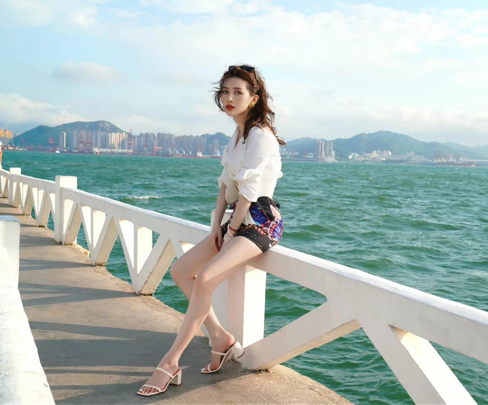 Beautiful actress Lu Chen - iMedia