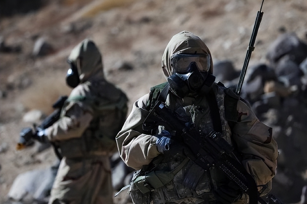 Everyone remembers John Posey after filming "Weapons of Mass ...