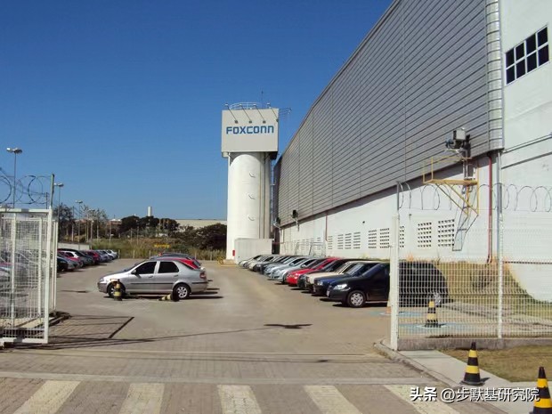 What do Foxconn's factories all over the world look like? - iNEWS