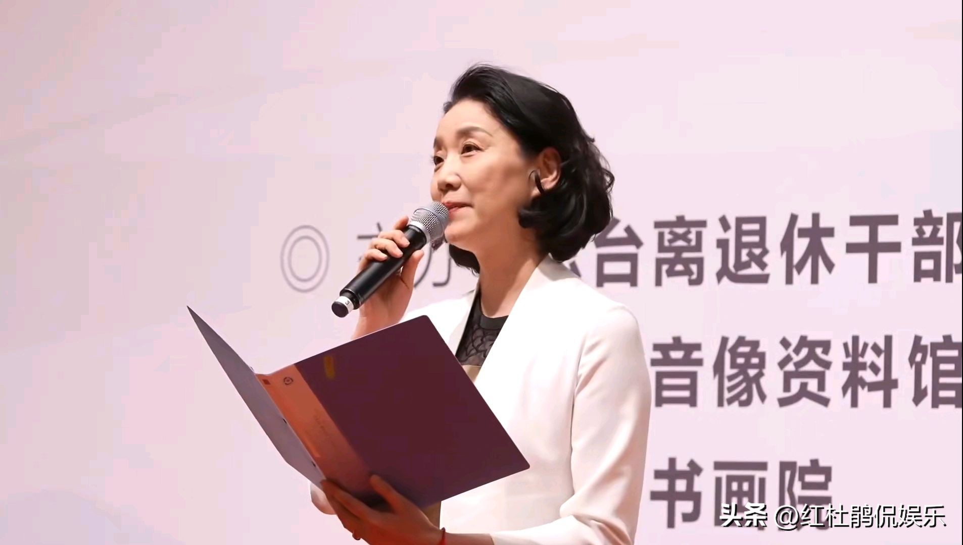 60-year-old Li Xiuping made public appearances, left the CCTV news ...