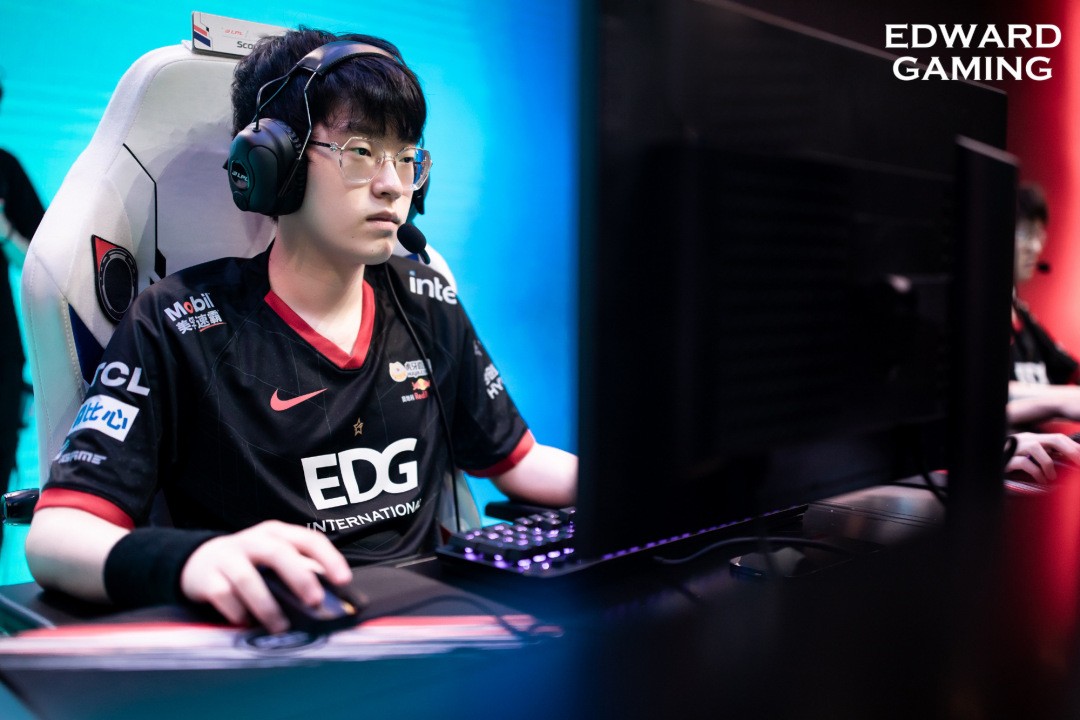 Scout rejected the DRX contract and was revealed to be returning to the LPL. Zhang Jiawen thinks ...