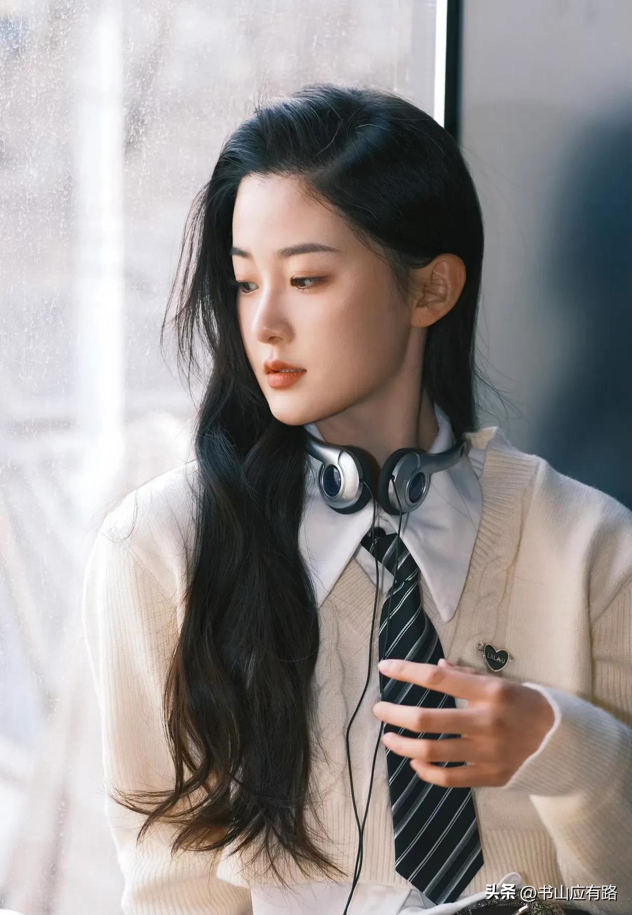 Shao Yuqi: dignified, elegant, intellectual and beautiful - iMedia
