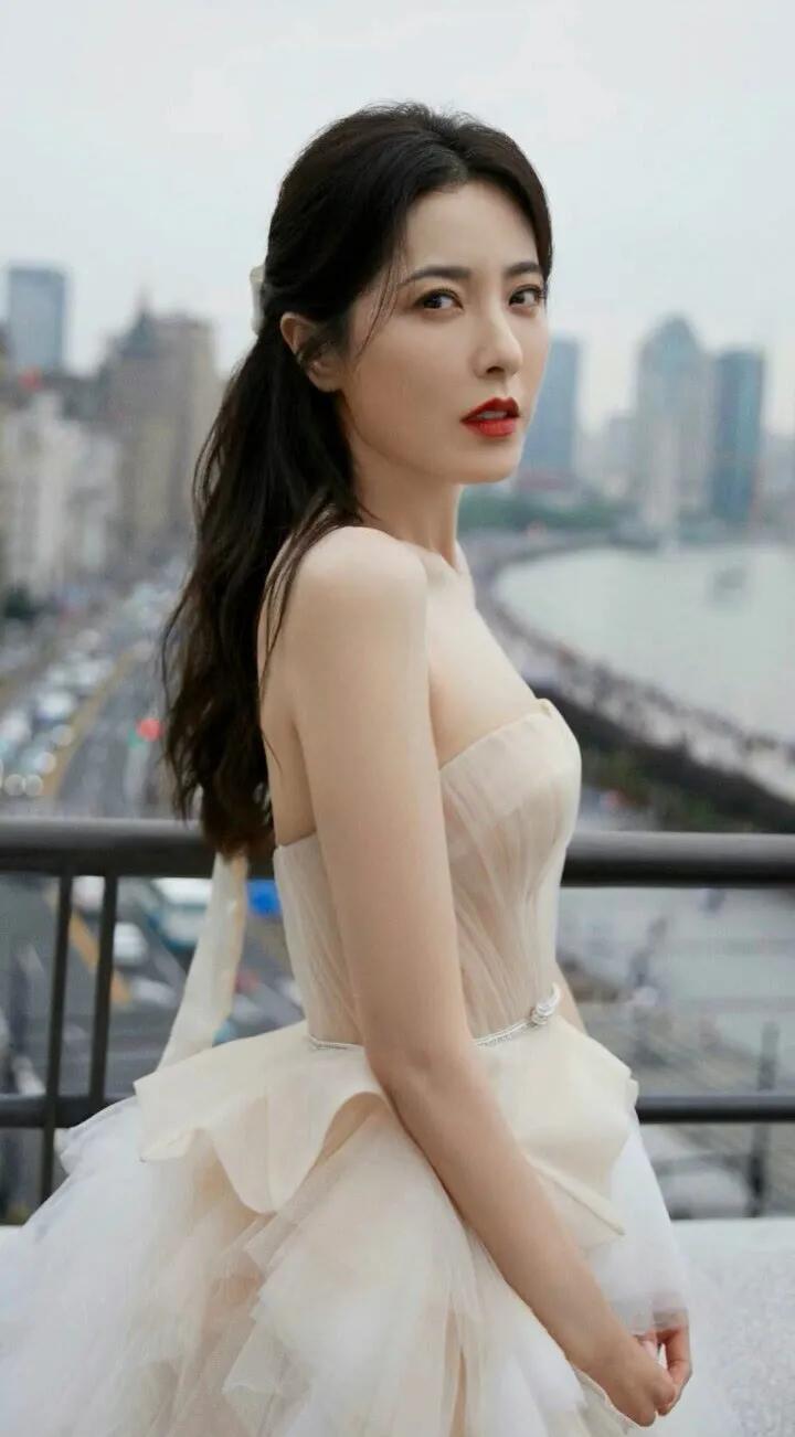 Zeng Li's beautiful pictures - iNEWS