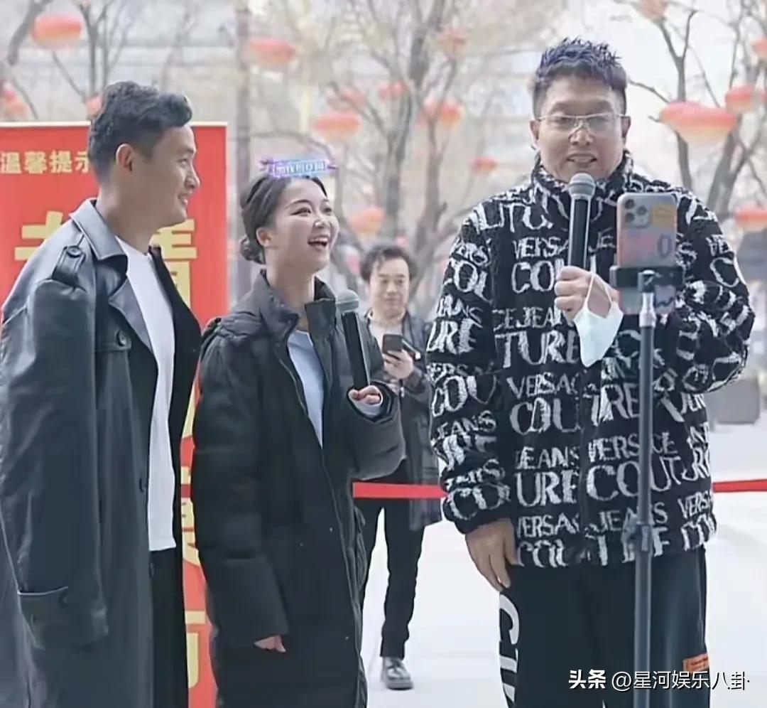 Acrobat Shi Lei Feifei performed on the street and was urged to marry ...