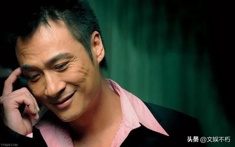 Feynman humorously "ridicules" his father, Francis Ng, to accompany him ...