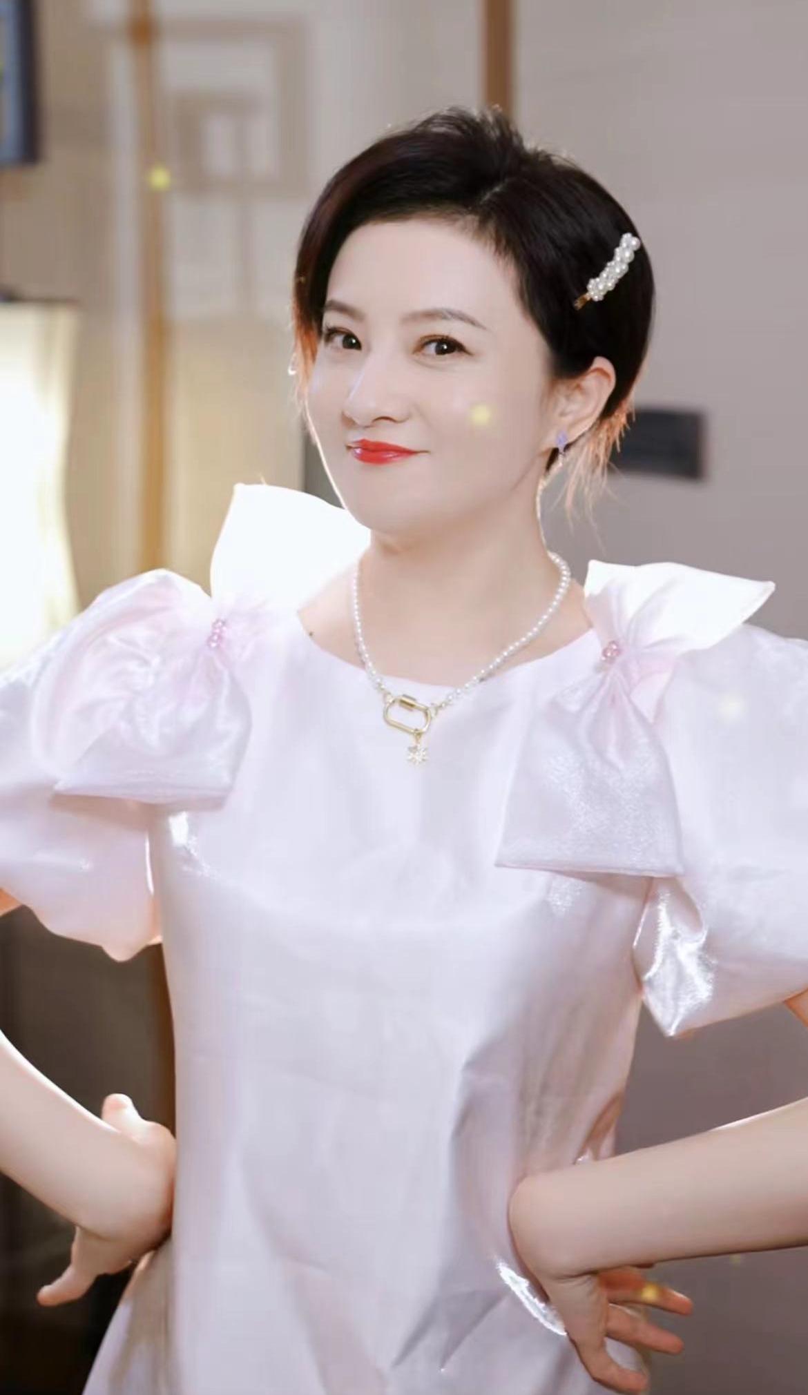 The 42-year-old Jin Ming had an affair with his fitness coach. The man ...