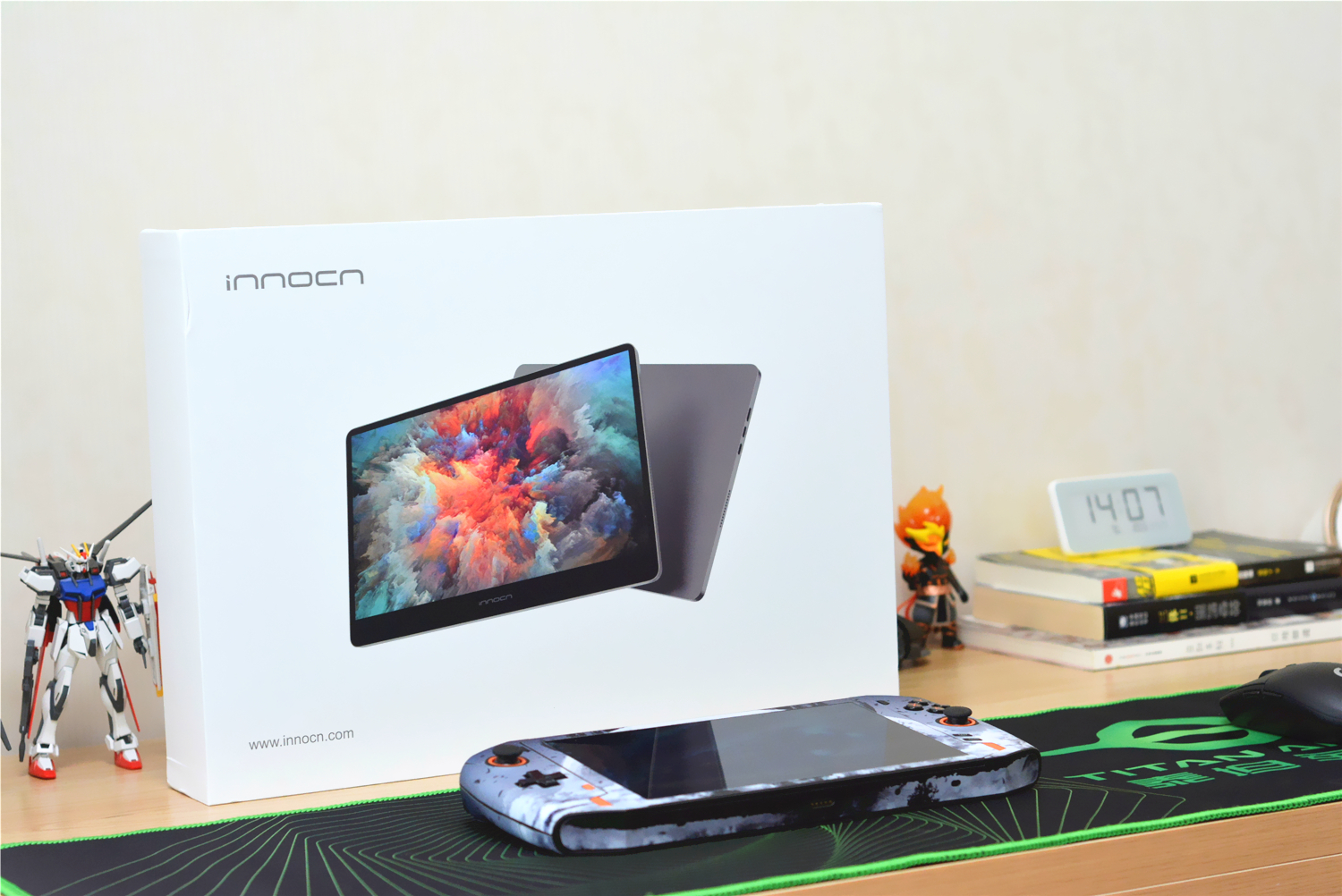 INNOCN 15A1F portable screen review: 15.6 inches, OLED screen, weighs only 720 grams - iNEWS