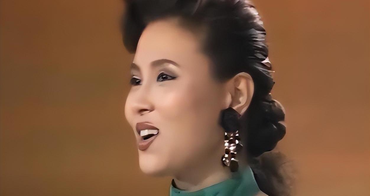 Famous singer Lu Xiumei, who she thought had retired after not seeing ...