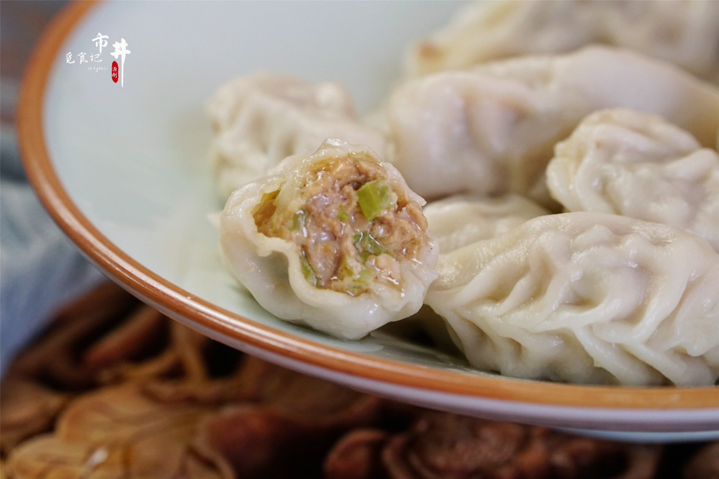 Chinese New Year plate dumpling stuffing, keep in mind "3 put and 2 don ...