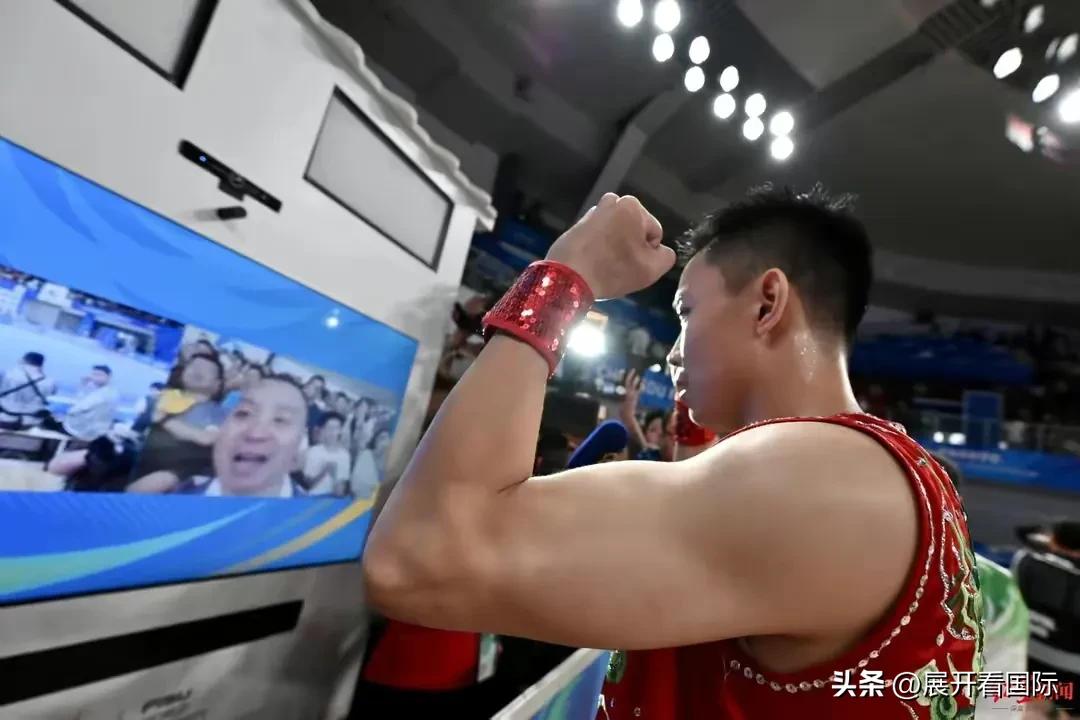 Cao Maoyuan won the gold medal in the Nanquan men's event, and the ...