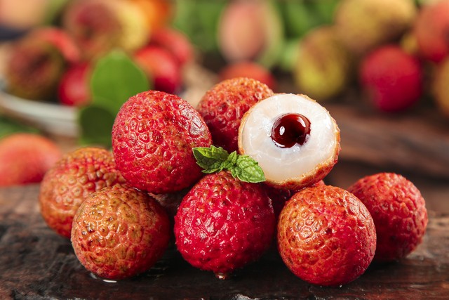 delicious lychees - iMedia