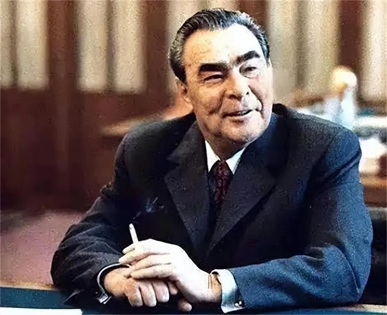 The Soviet Union: The Brezhnev era when the building will collapse (17 ...