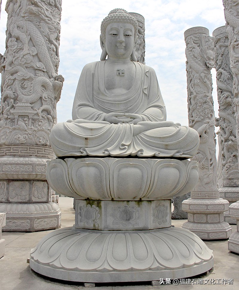 What are the three treasures of the stone-carved Three Treasures Buddha ...