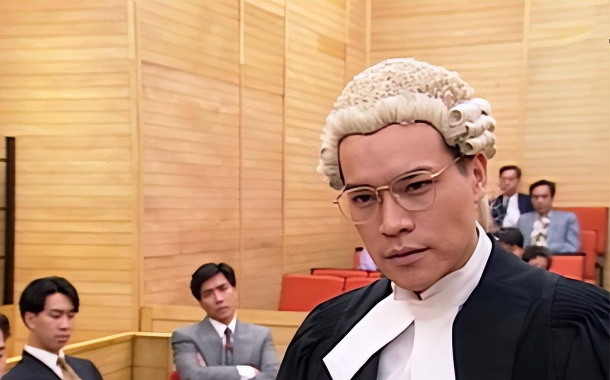 Hong Chaofeng used to be a host and actor. After being supported by a ...