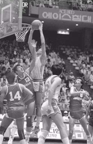 Five legendary centers in Chinese basketball: Chinese trapeze Song Tao ...