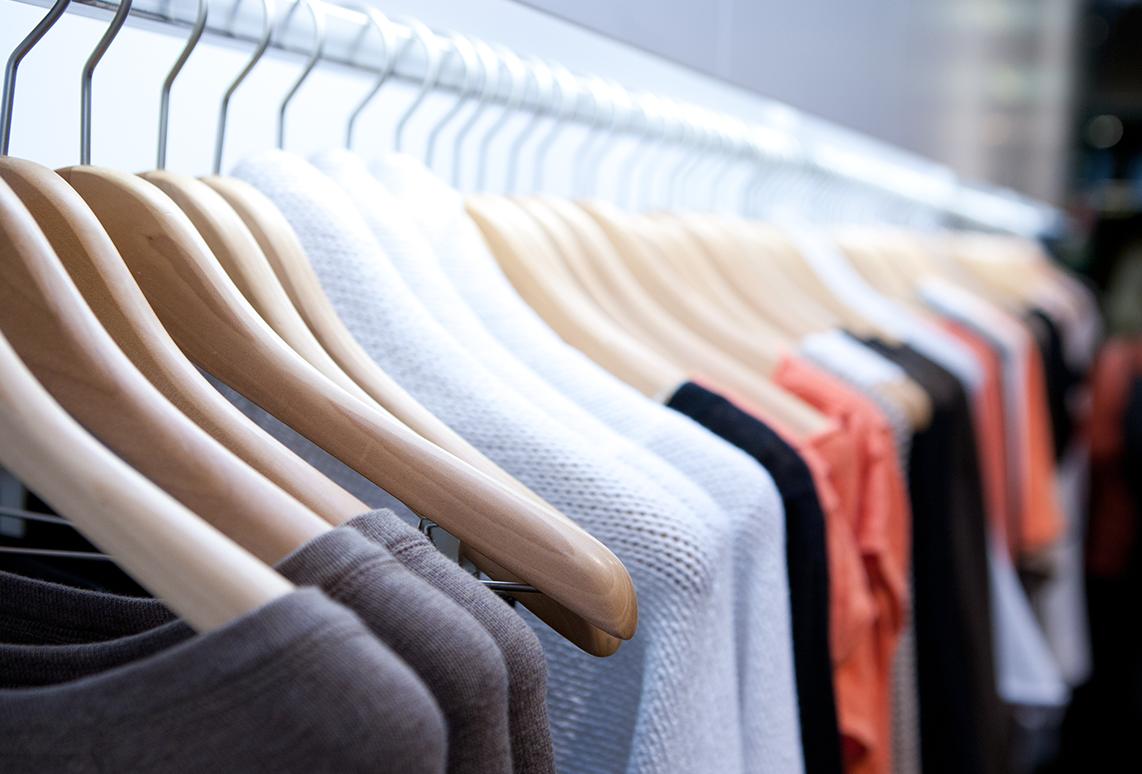 How to pack clothes for international express delivery - iNEWS