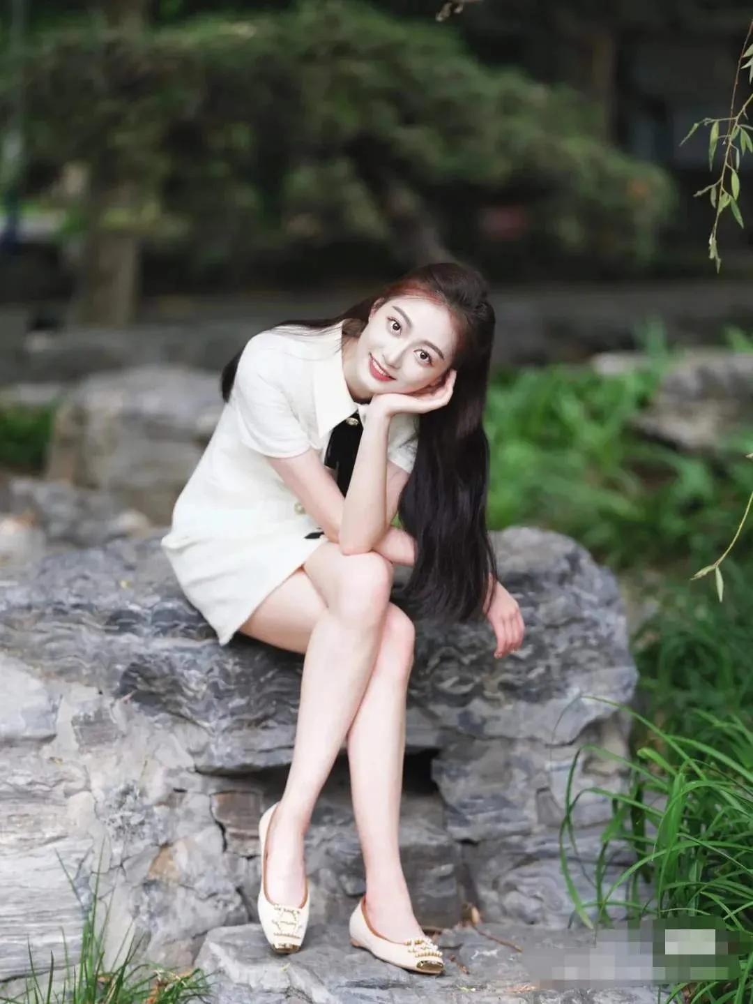 The latest photos of Feng Lin, the school flower of Communication ...