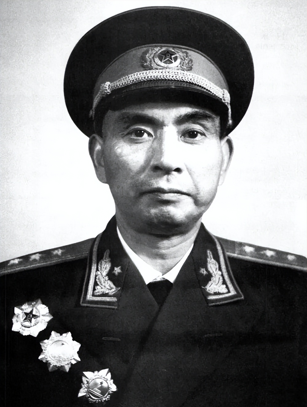 A brigade commander sent a map, and Liu Bocheng said with a smile: Li ...