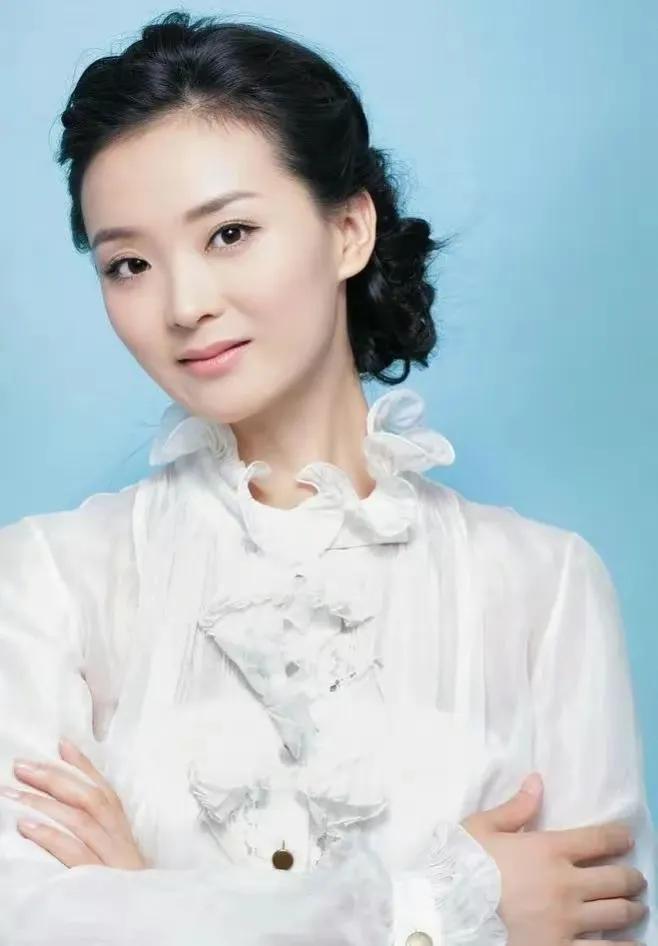 Beautiful Wang Yan and Gan Tingting - iNEWS