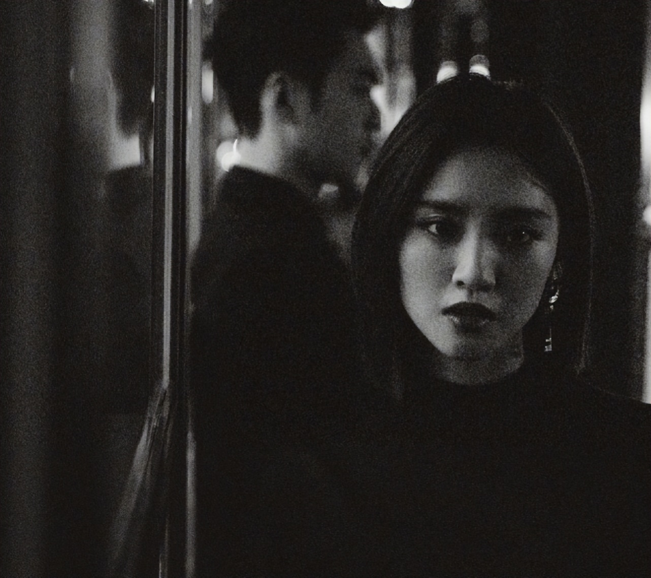 Zhang Ruoyun and Tang Yixin rarely share photos with them. The husband and wife look at each ...