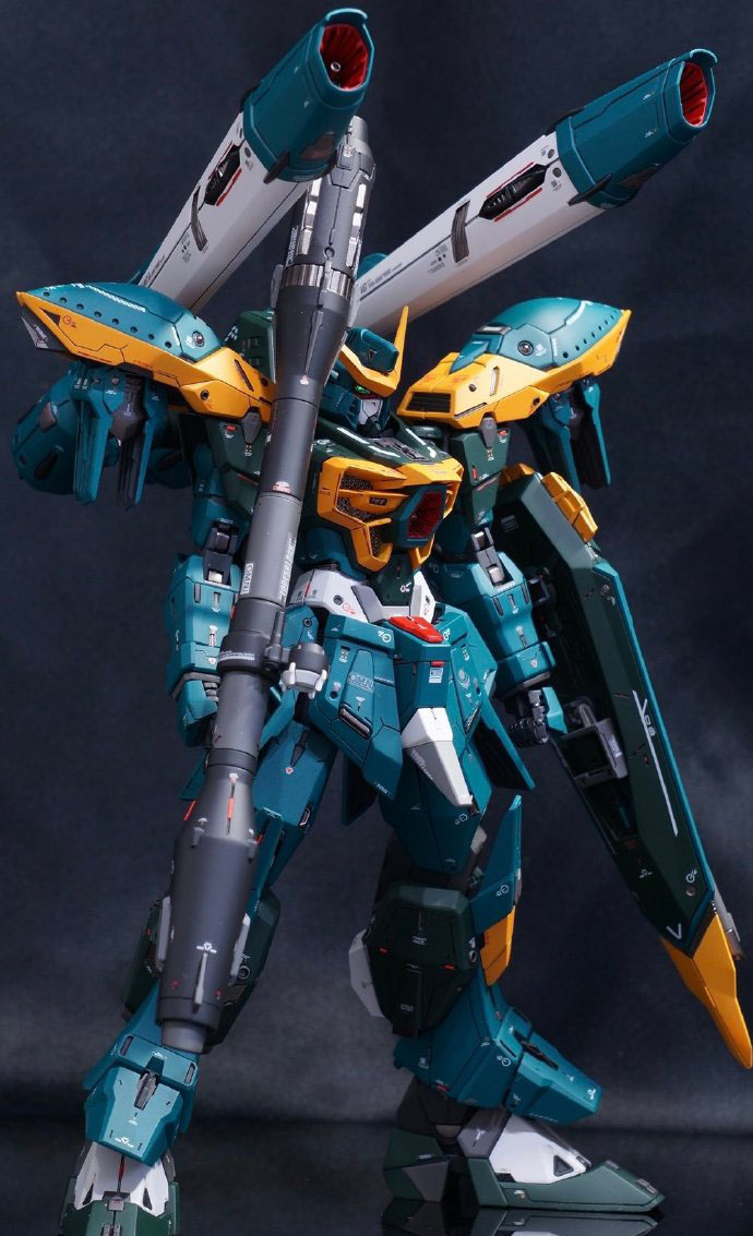Fine painting, Mobile Suit Calamity Gundam model - iNEWS