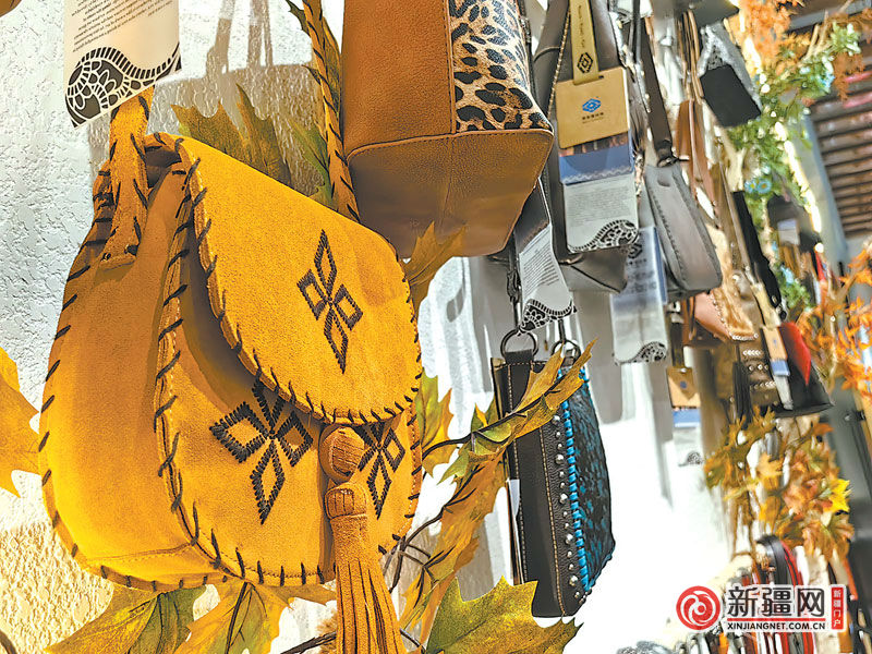 Cutting silk road neon clothes to show Xinjiang fashion - iMedia