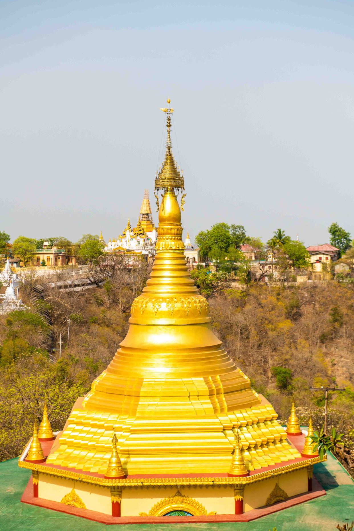 Super beautiful buildings in Myanmar, built on the hills, with murals ...