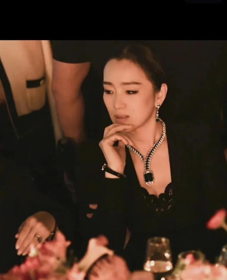 An article lets you get Gong Li's Chinese beauty and unique powerful ...