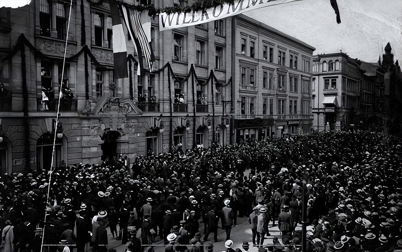 In the 1840s, how did the abolitionism ideas of the American Liberal ...