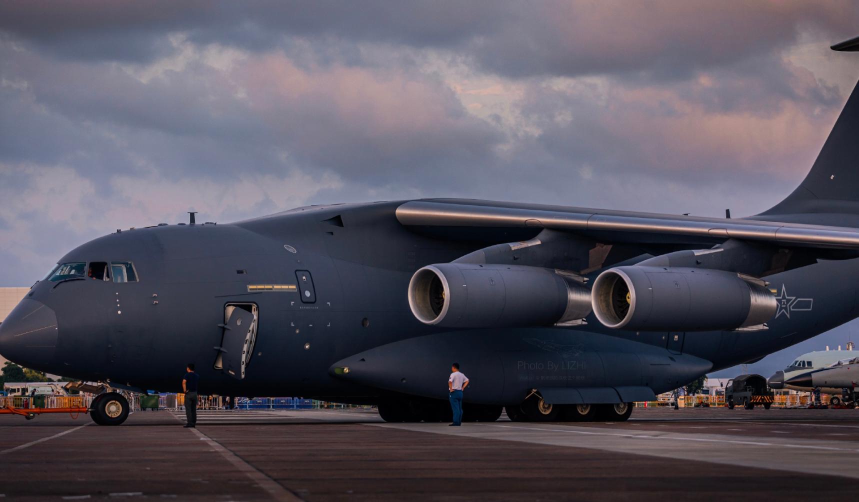 The maximum range is 8,000 kilometers, and the China Yun-20 strategic ...