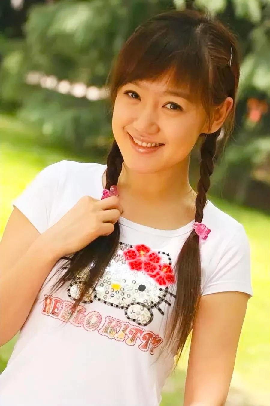Hu Ge officially announced his marriage, and Xue Jianing was issued a ...