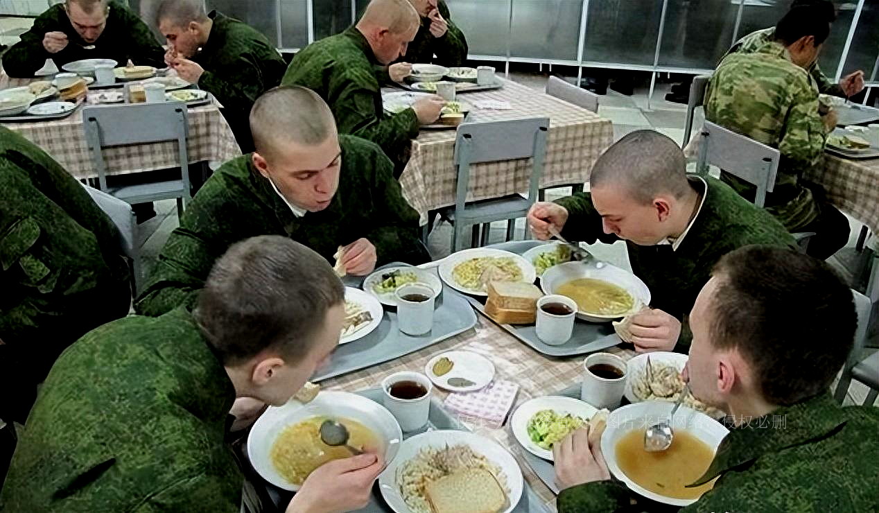 It's time to compare and compare. How does the food of the Russian army ...