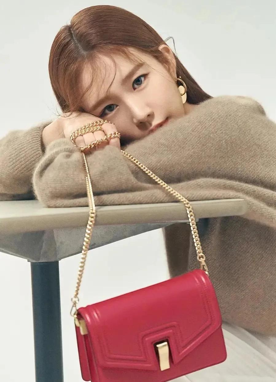 South Korean oxygen goddess Liu Yinna, lively, lovely, beautiful and ...