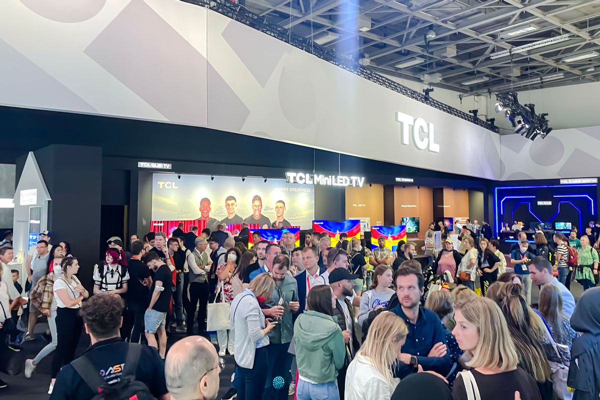 Europe's first TV-quality ceiling!TCL X11 Link Yao IFA 2022 - iNEWS