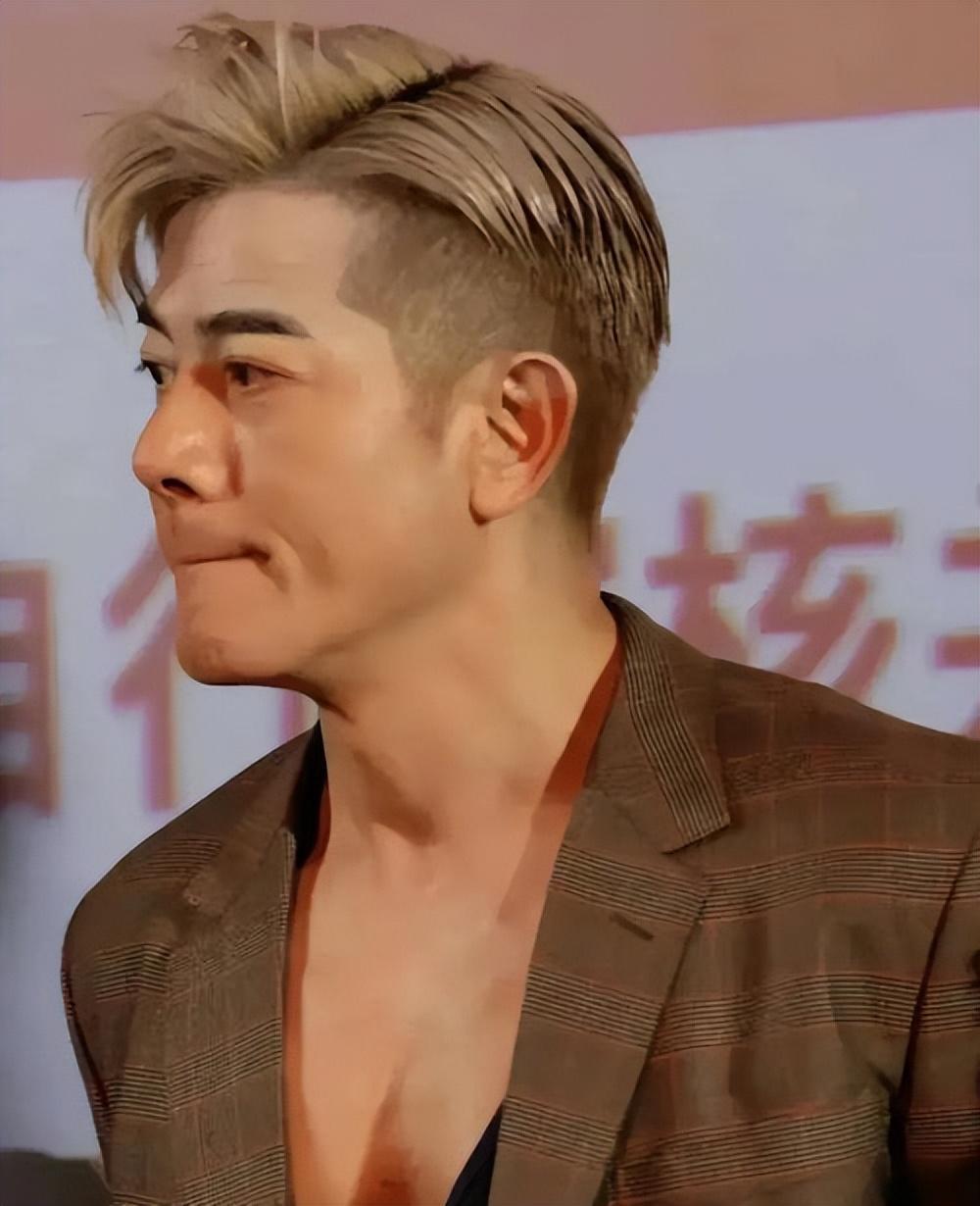 Aaron Kwok is 60 years old and still has so much hair. Even if he has ...