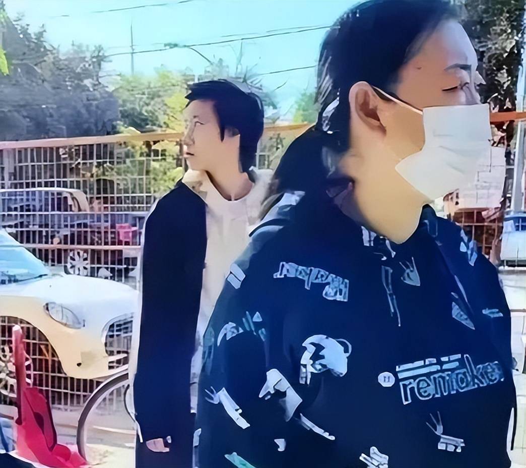 Jackie Chan's illegitimate daughter Wu Zhuo Linhan showed up, but his ...