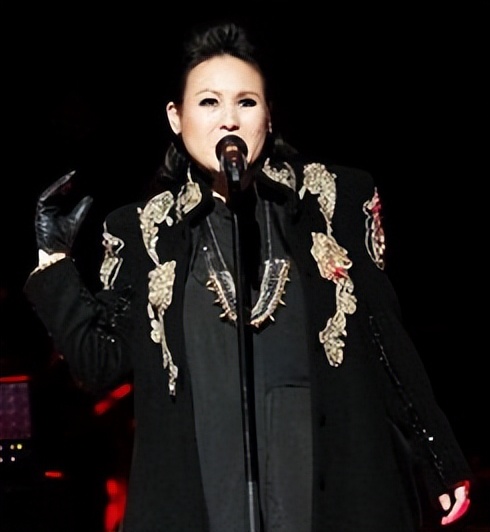 Luo Qi: At the age of 16, he became famous in the rock circle. At the ...