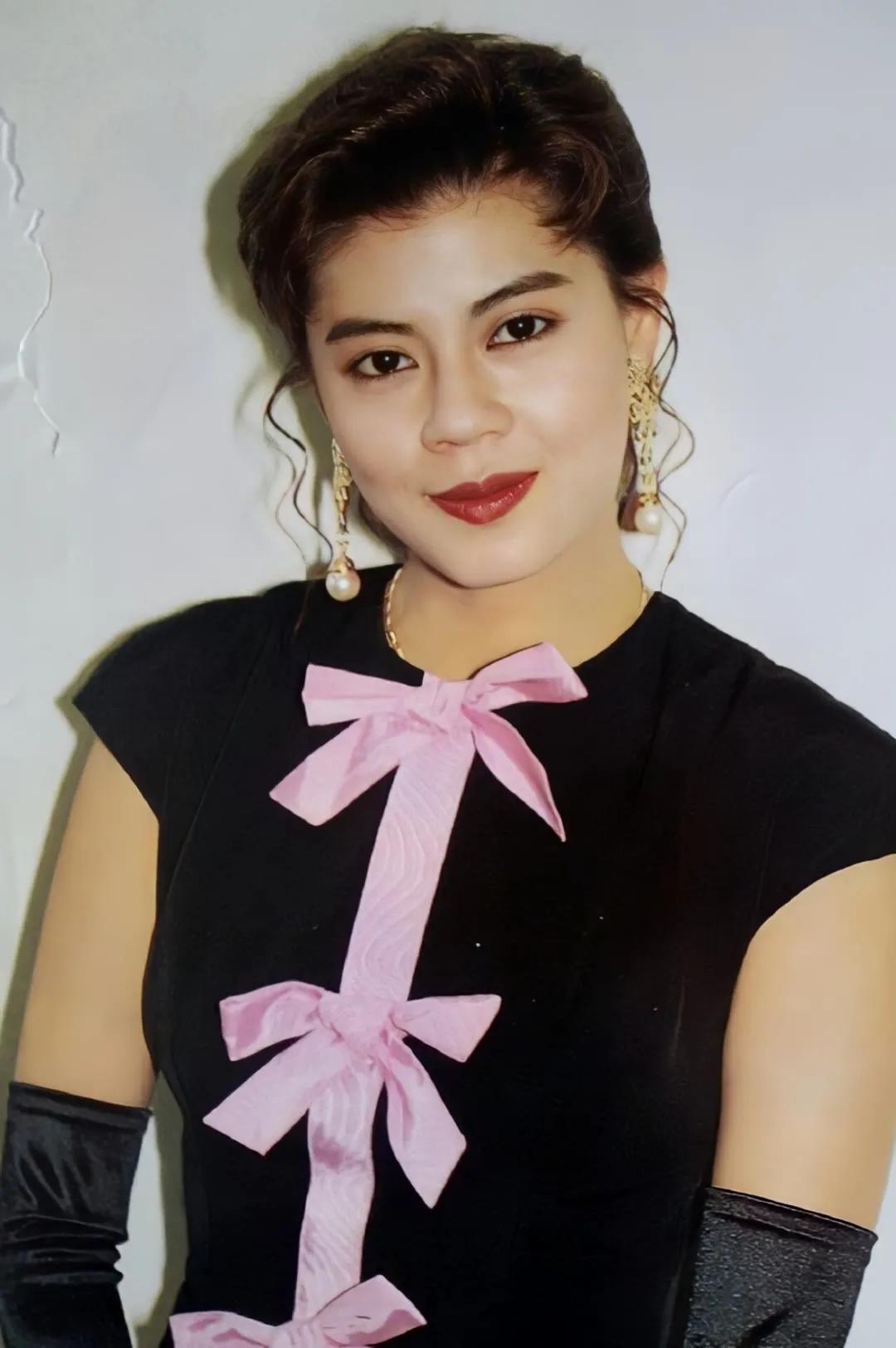 Hong Kong actor Leung Pei-ling nostalgic photos 1 - iNEWS