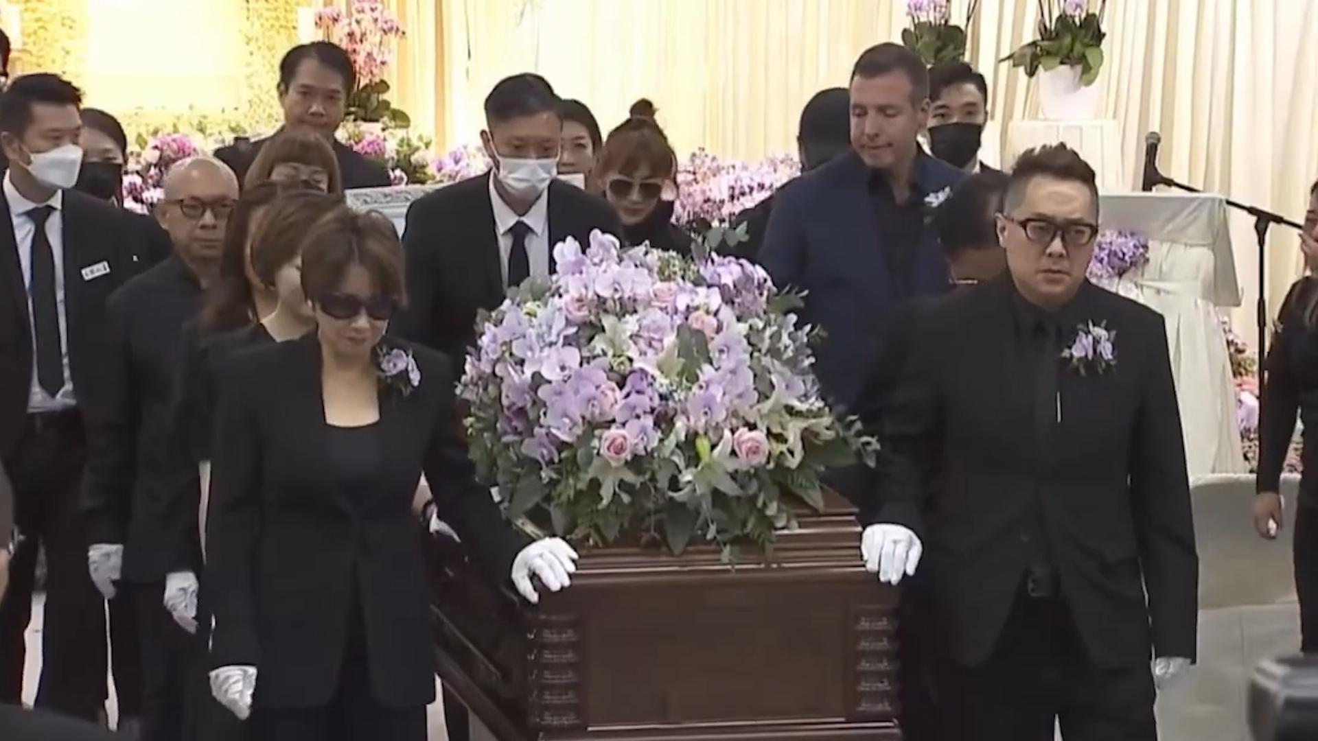 A "bizarre scene" appeared at Coco Lee's funeral, her husband had a ...