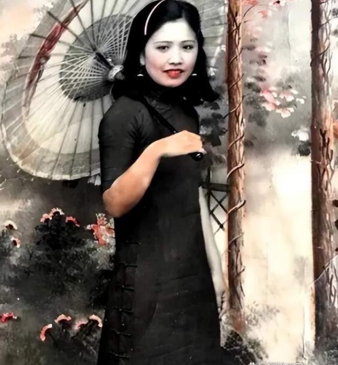 In 1938, a female agent of the People's Liberation Army married a high-ranking official of the ...