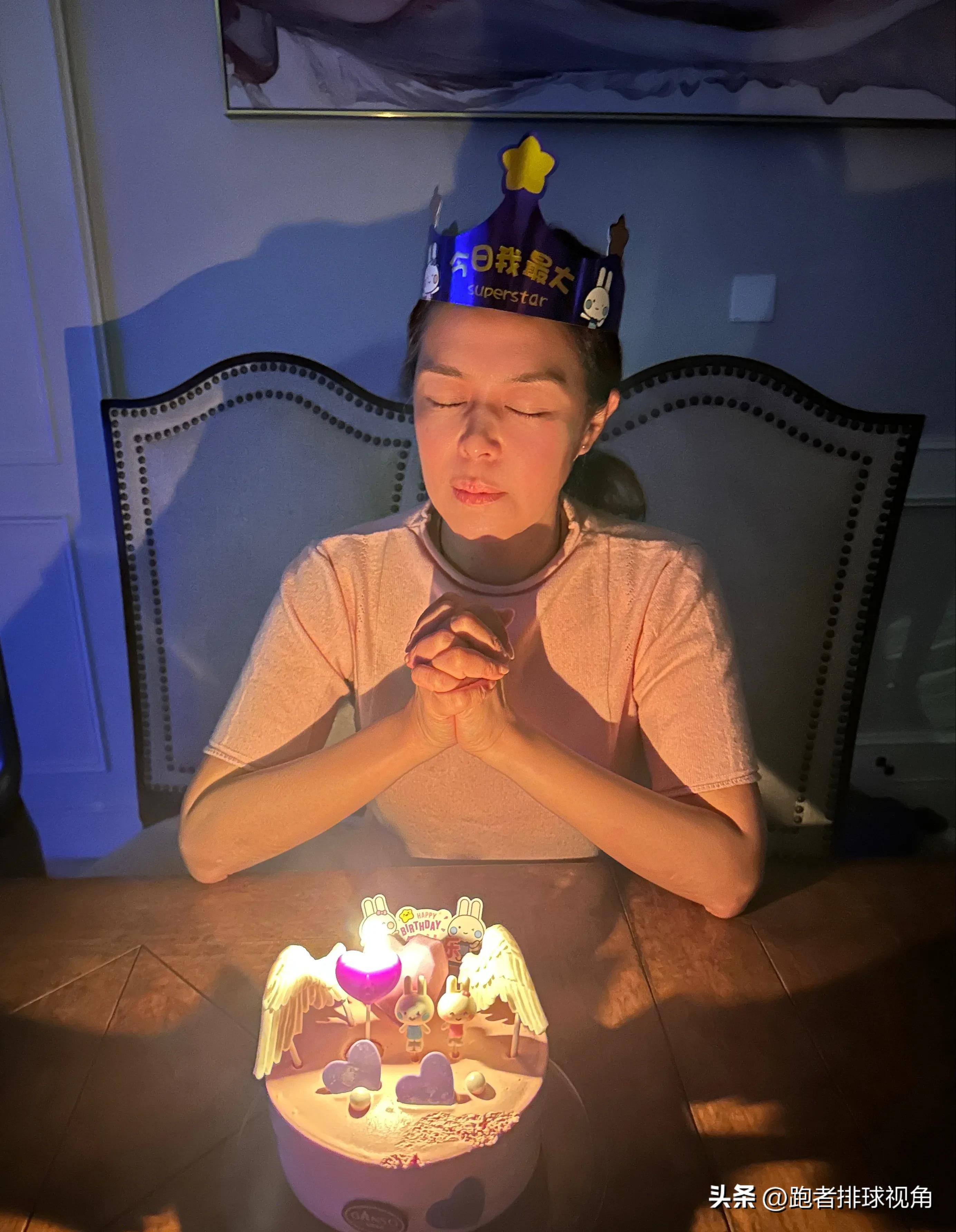 Zhang Changning celebrates his mother's birthday with a high profile ...