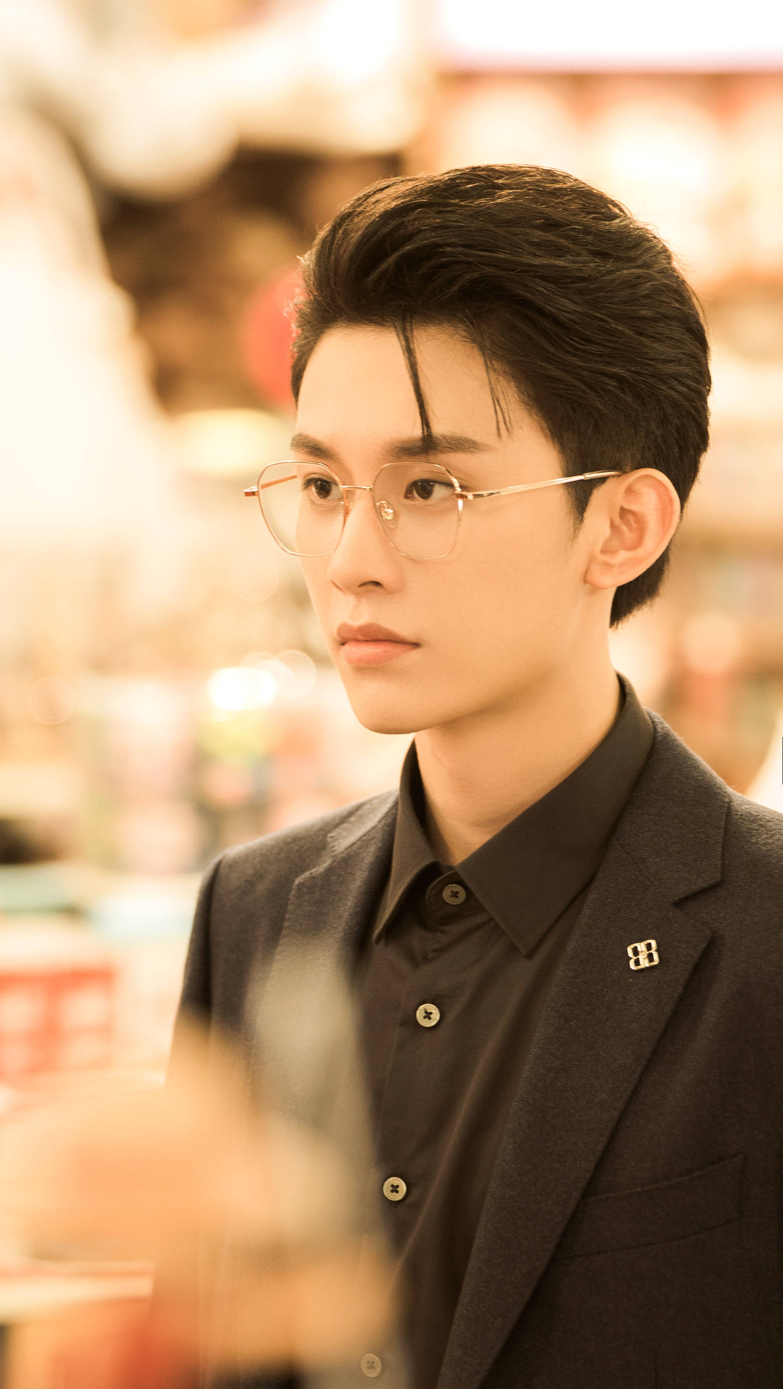 I have to swipe it more than a dozen times before I dare to say that Chen Junyu is really ...