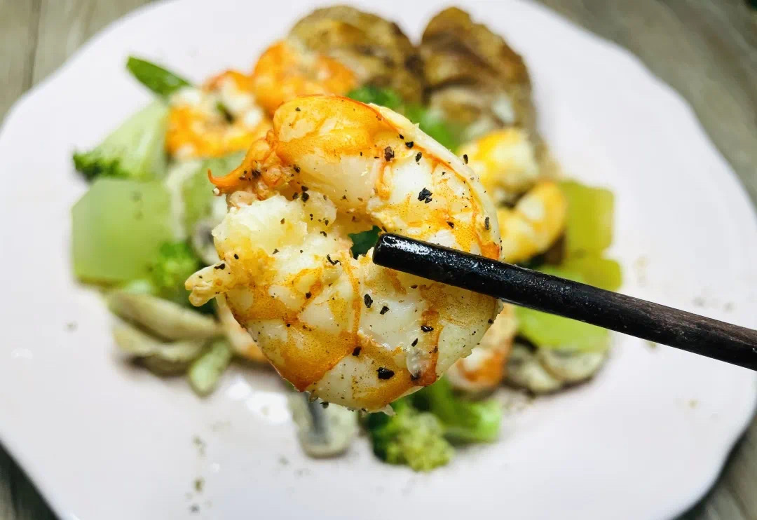 Share 2 delicious, easy-to-cook, low-fat homemade delicacies - iNEWS