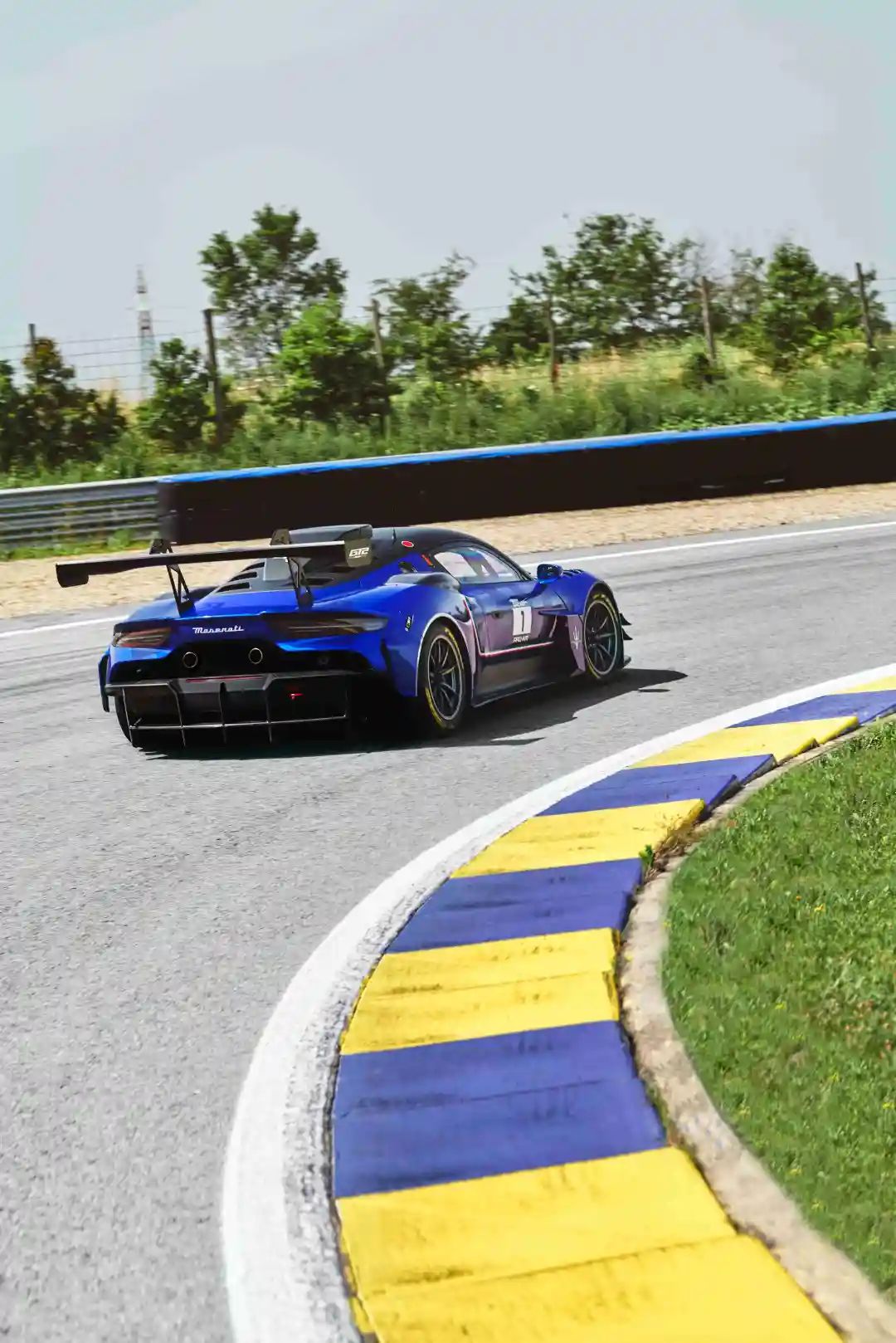 The second round of returning to the field, the Maserati GT2 racing car ...