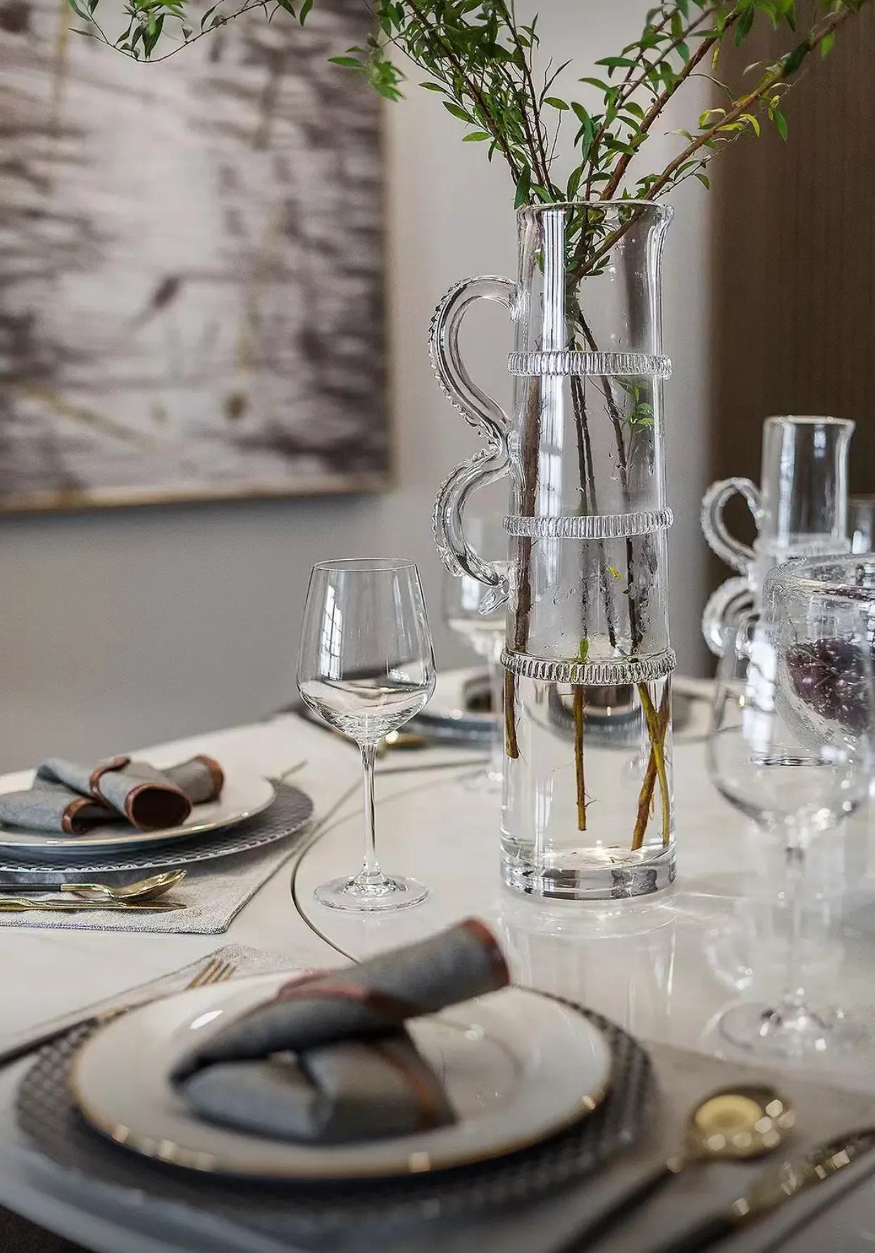 The 140-square-meter four-bedroom apartment is more refined and ...